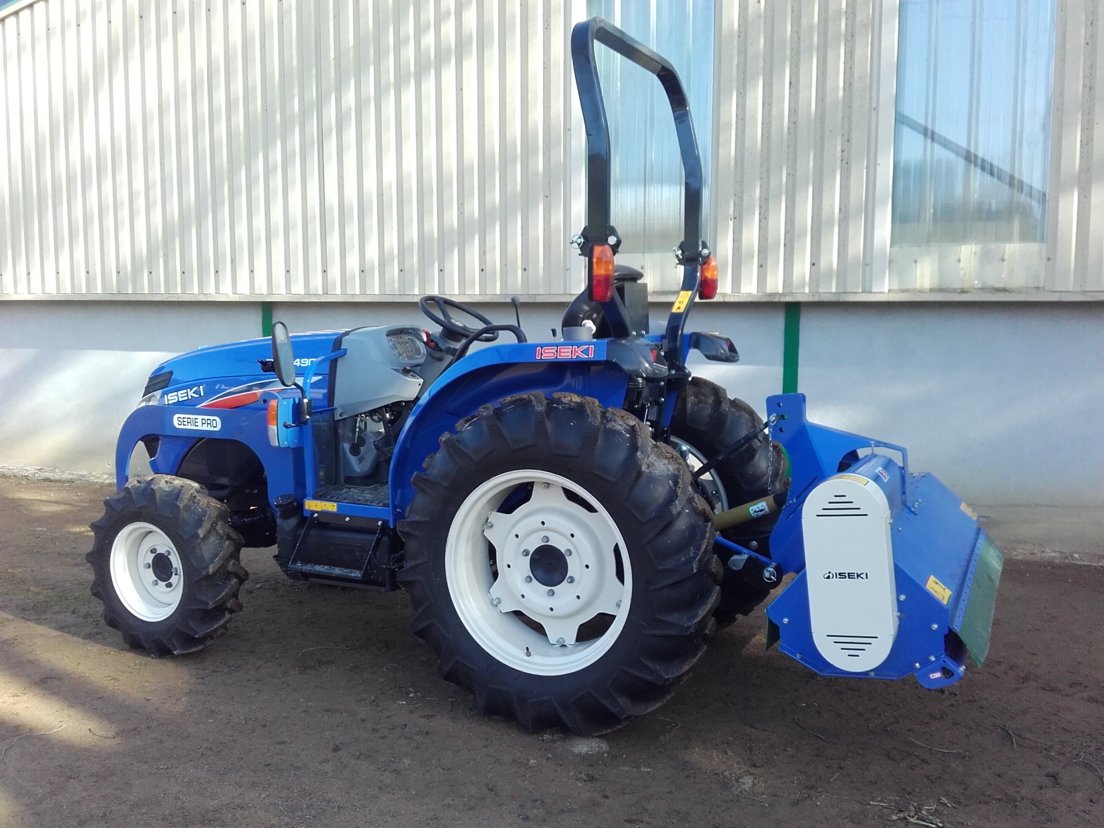 Tracteur ISEKI TG 6 - SARL ARMELLIÉ